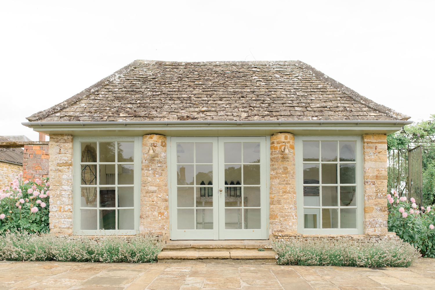 Thorpe Manor | Oxfordshire Wedding Venue - Kristin Sautter